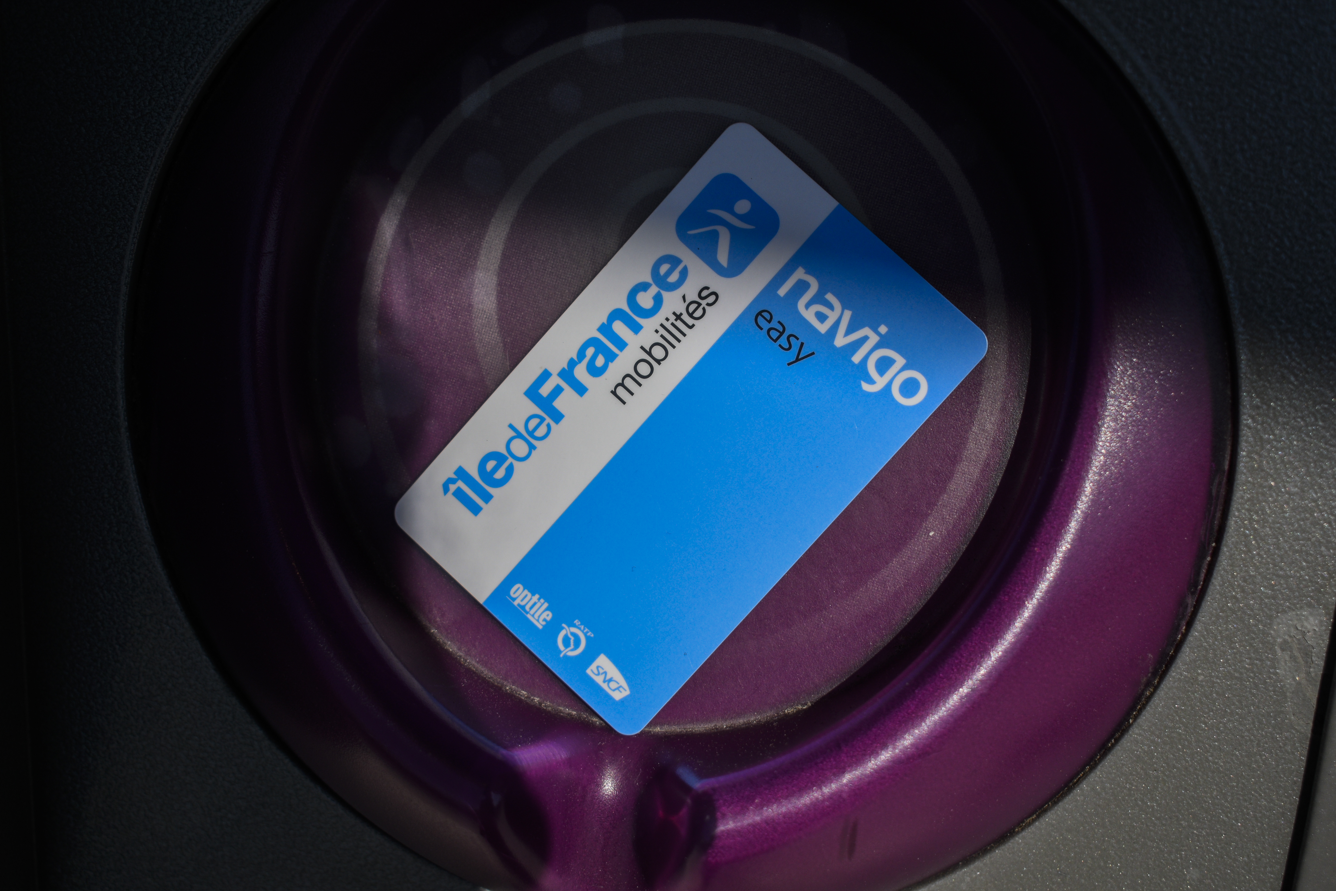 Bus, métro, RER en Île-de-France : vers une explosion du prix du passe Navigo en 2024 ? | Merci ...