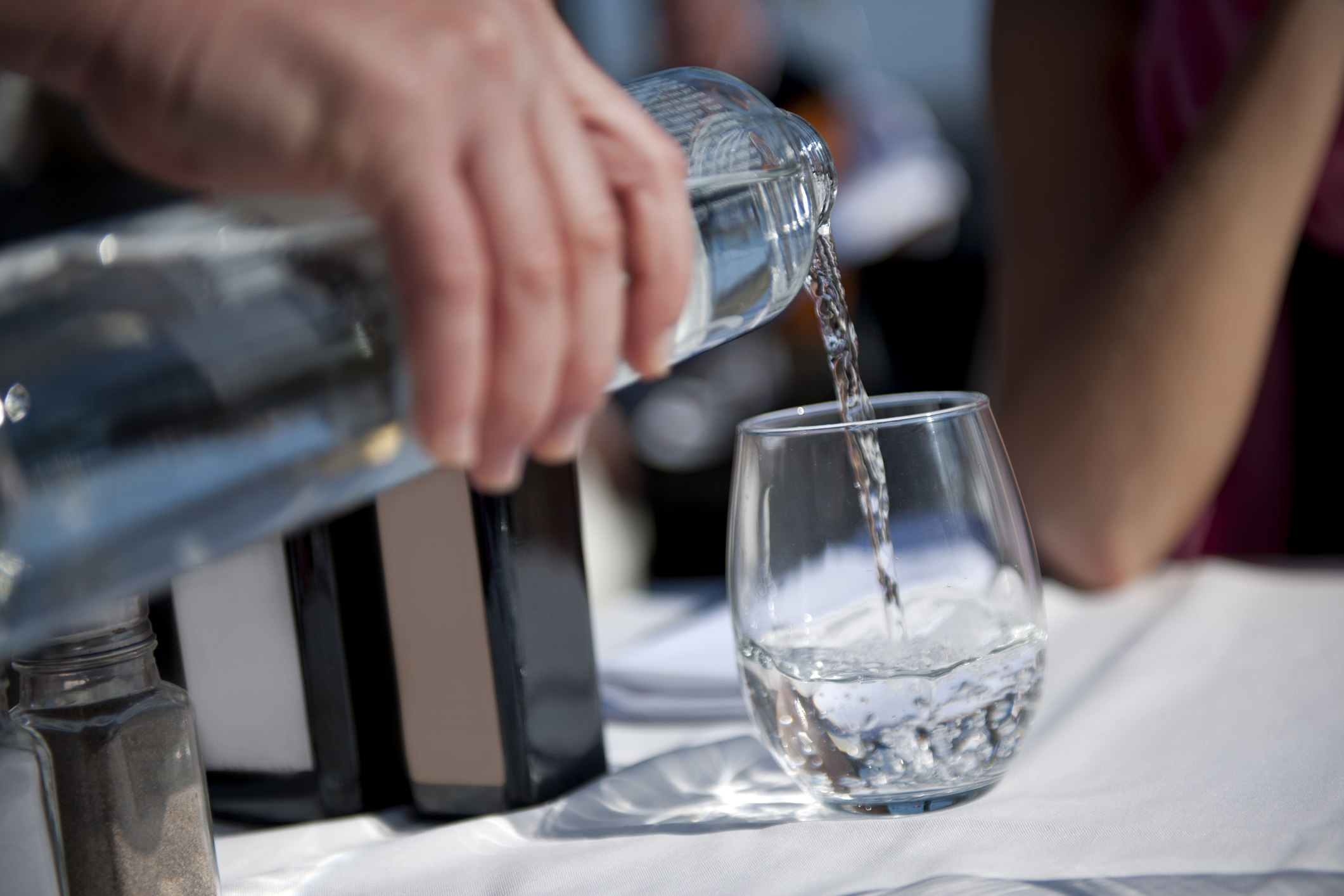 Les restaurants sont-ils tenus de vous servir un verre d'eau ...